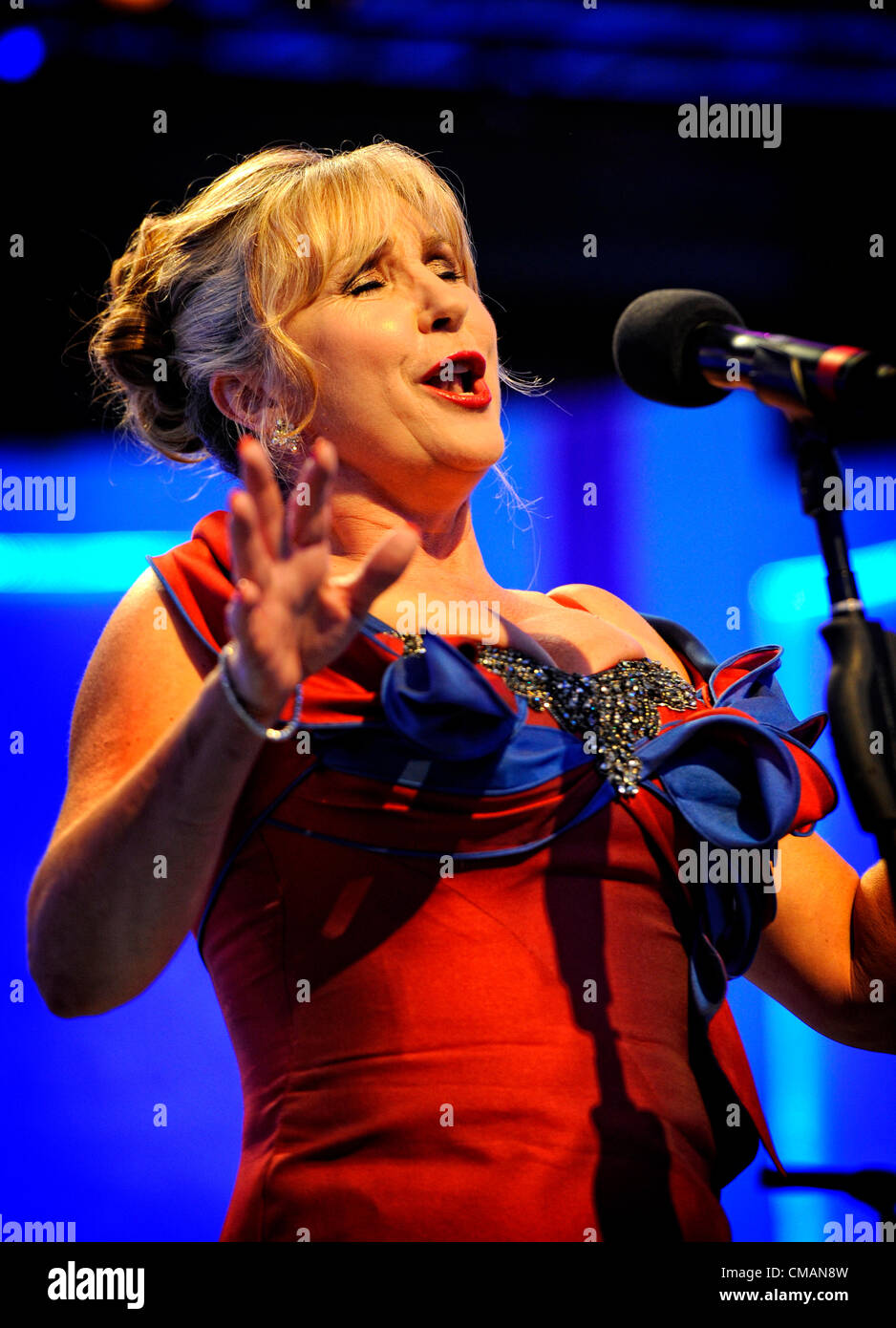 British opera singer hi-res stock photography and images - Alamy