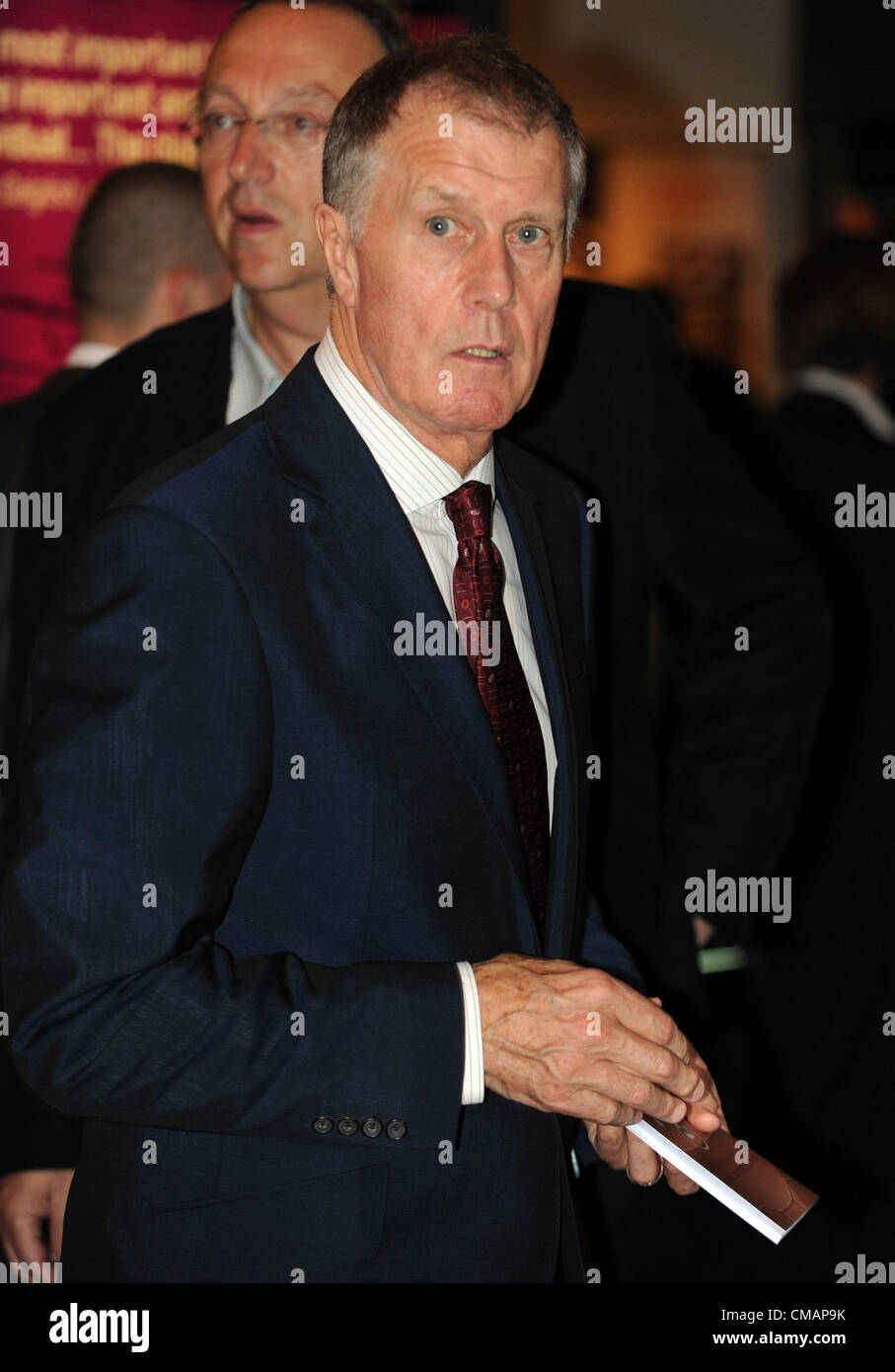 Geoff hurst hi-res stock photography and images - Alamy