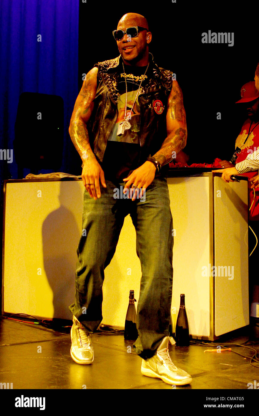 Flo Rida performs at The Bay Street Grand Prix Celebrity Race Gala ...