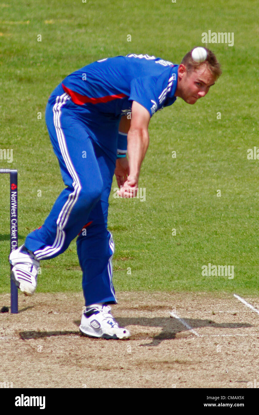 07/07/2012 Chester le Street, England. England's Stuart Broad, bowling ...