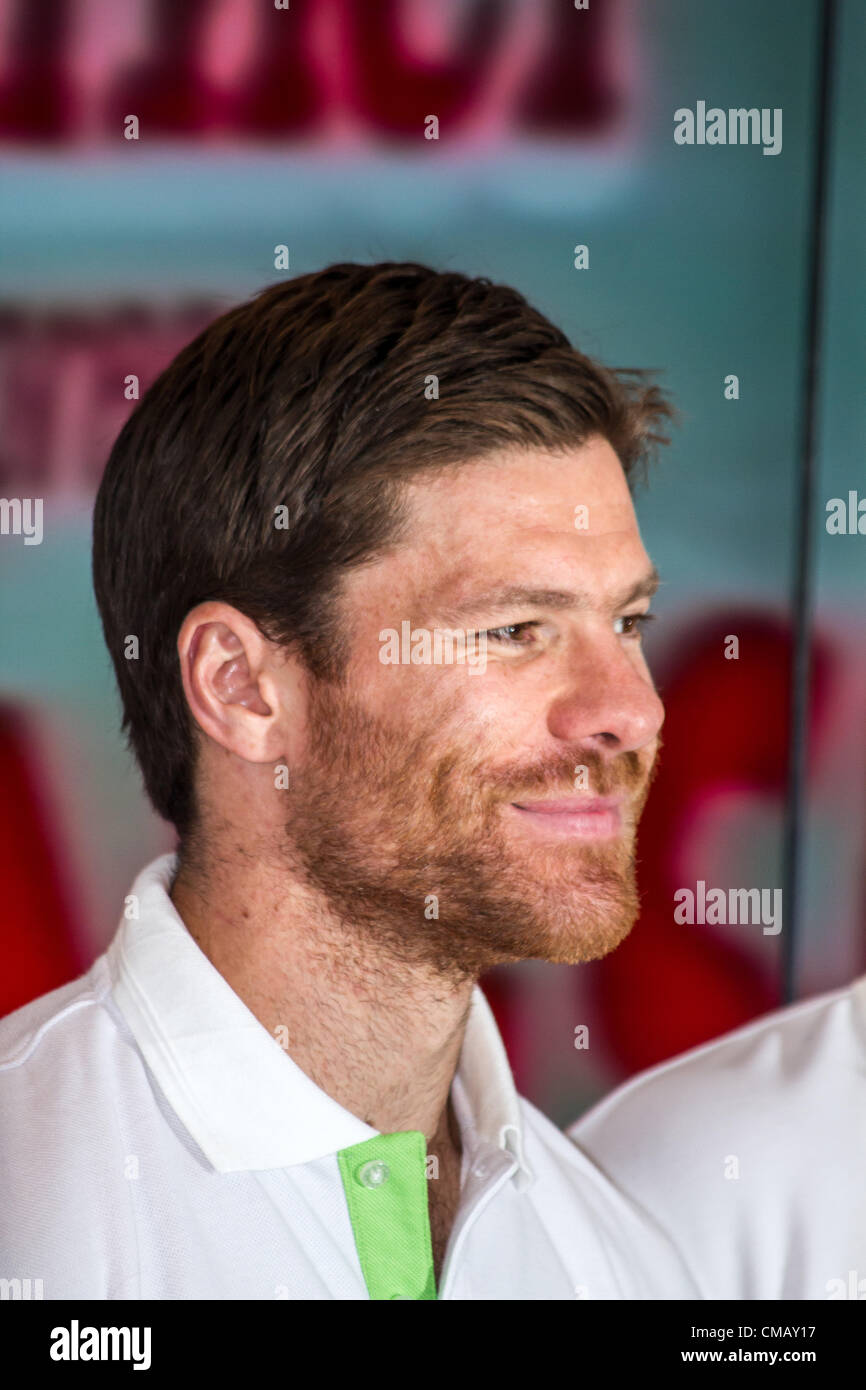 Xabi alonso hi-res stock photography and images - Alamy