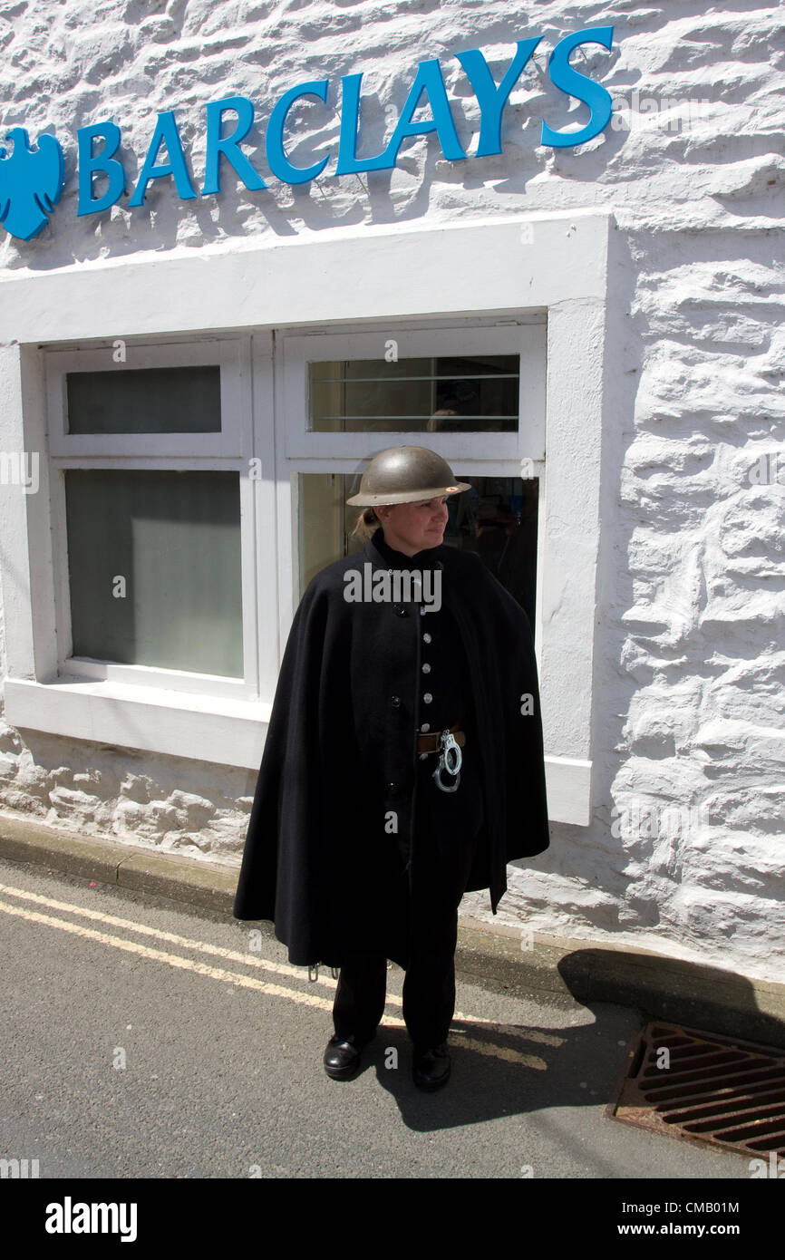 1940s police constable uniform hi-res stock photography and images - Alamy