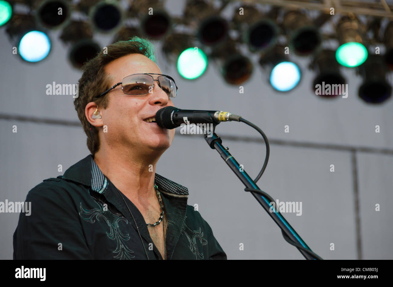 Tom gimbel hi-res stock photography and images - Alamy