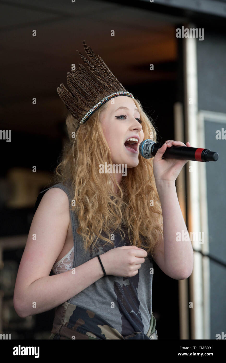 Janet devlin hi-res stock photography and images - Alamy