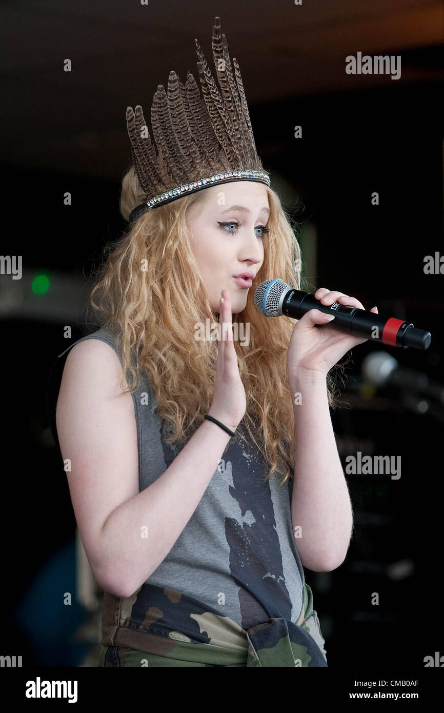 Janet devlin hi-res stock photography and images - Alamy