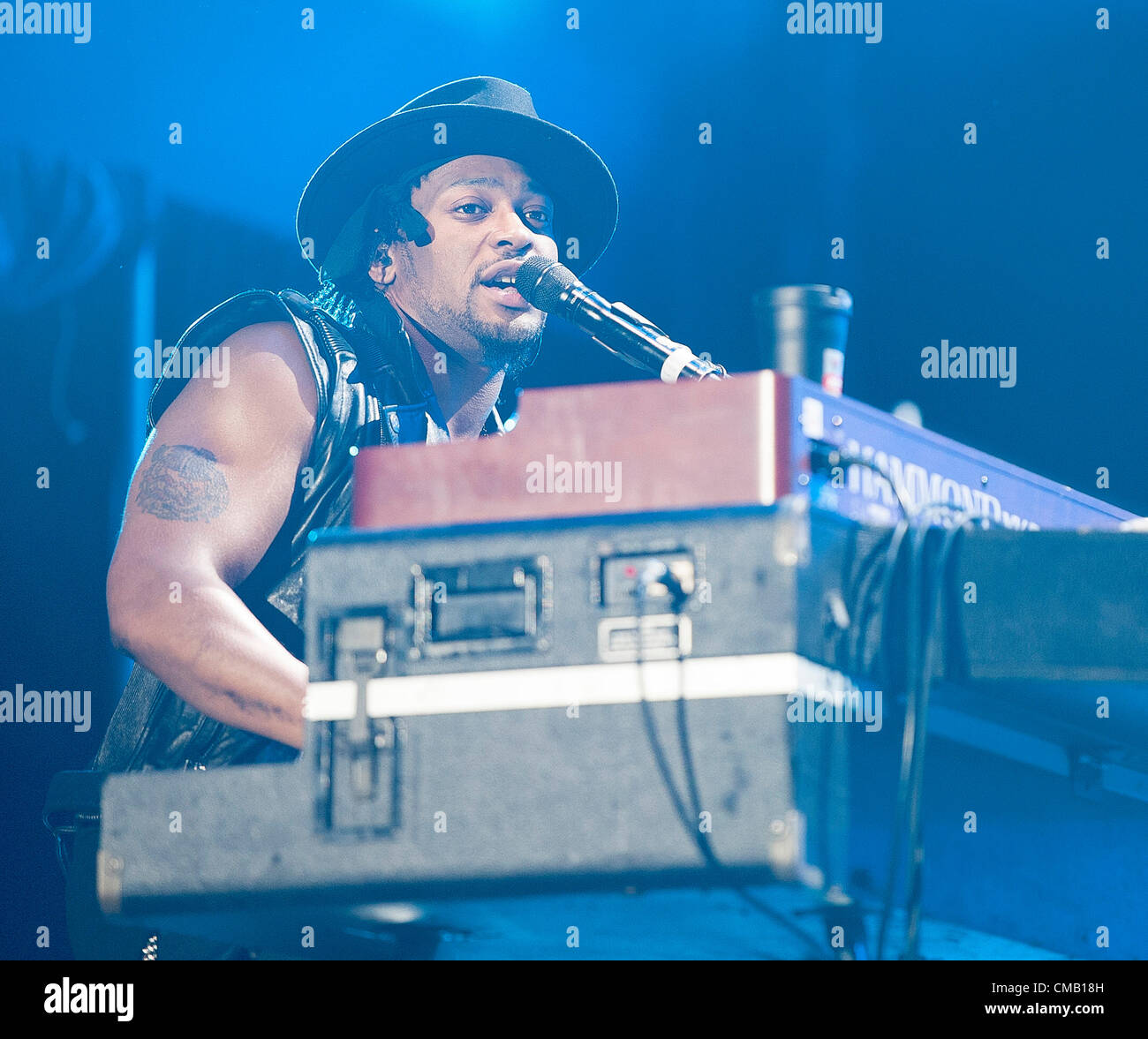 Jul 06, 2012 - New Orleans, Louisiana; USA - Musician D'ANGELO performs ...