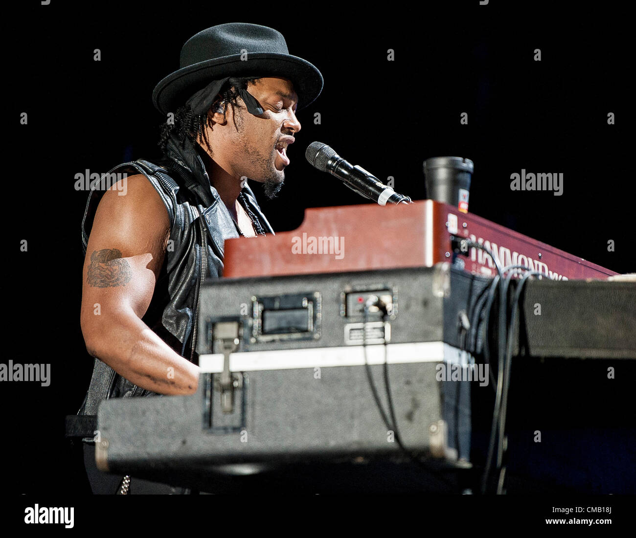 Jul 06, 2012 - New Orleans, Louisiana; USA - Musician D'ANGELO performs ...