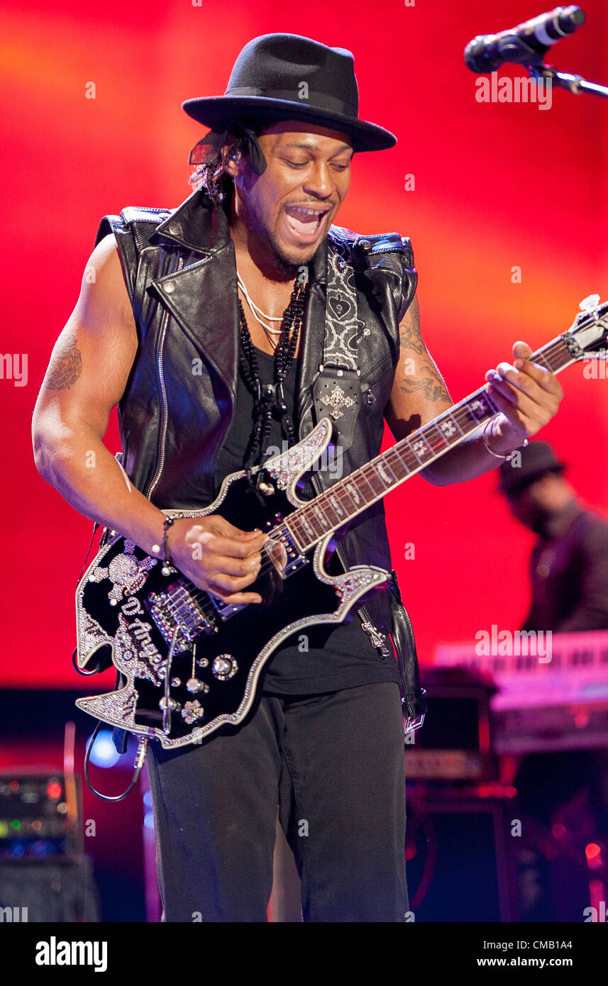 Jul 06, 2012 - New Orleans, Louisiana; USA - Musician D'ANGELO performs ...