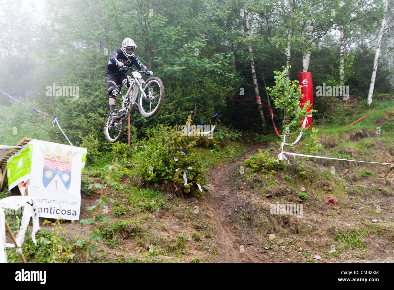 Dh mtb hi-res stock photography and images - Alamy