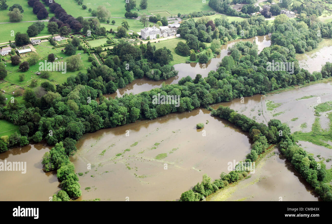 Floods uk aerial hi-res stock photography and images - Alamy