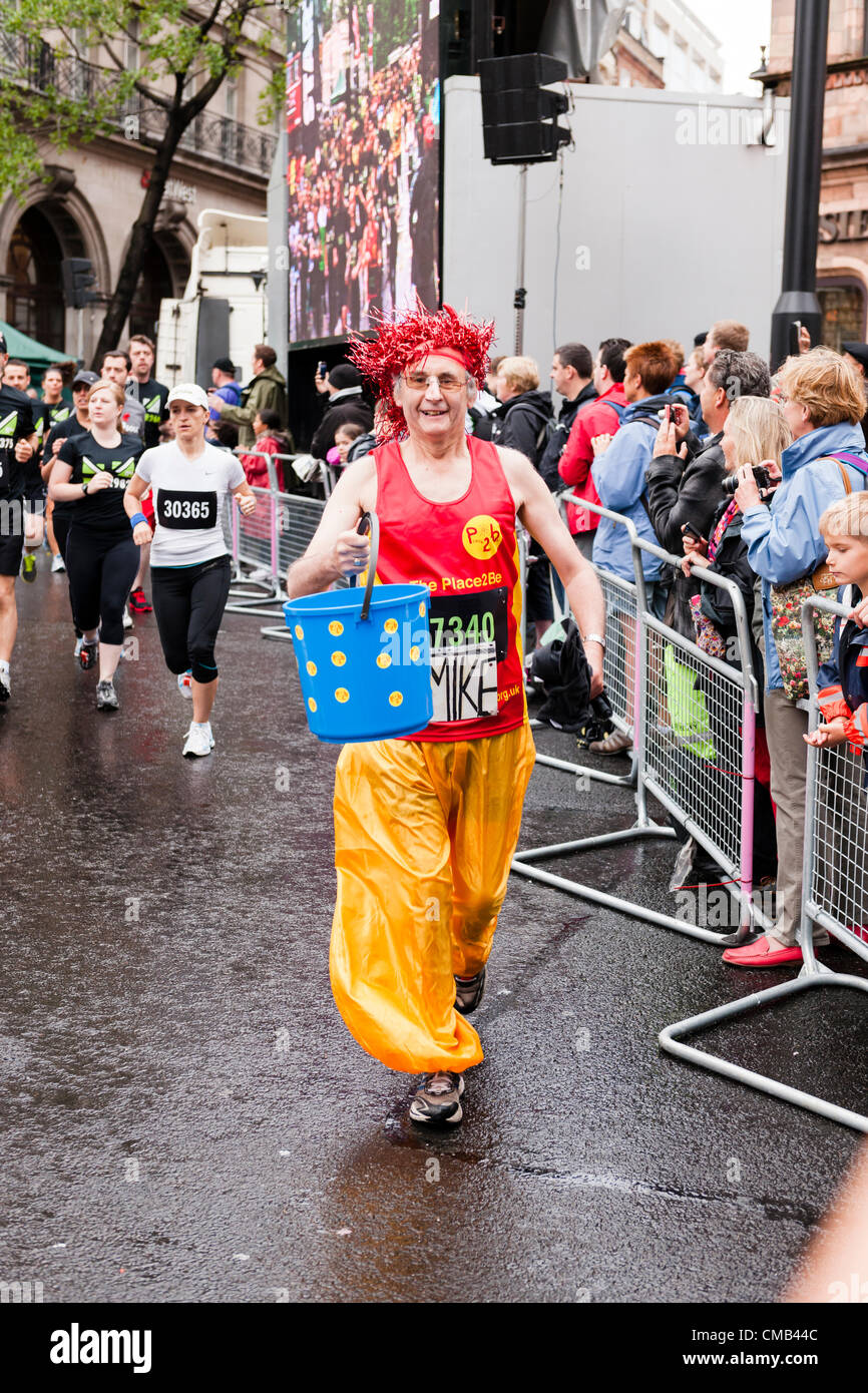 View from the junction of Piccadilly and St. James's Street of runners ...