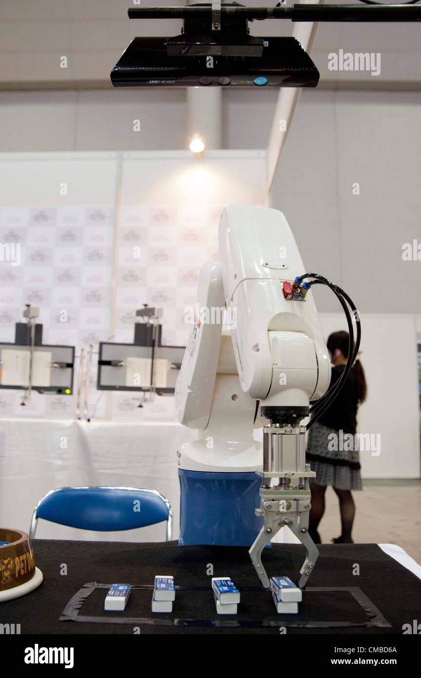 July 11th, 2012 : Tokyo, Japan - The high performance robot arm "D ...