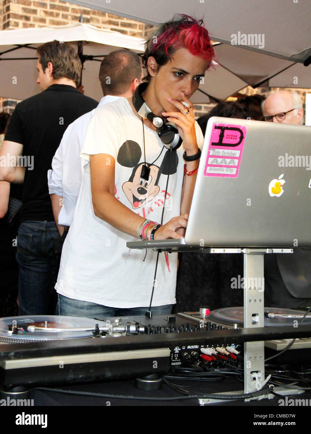 Samantha Ronson at arrivals for Maria Menounos Launches Find Your ...