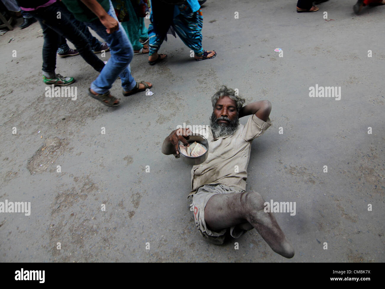 Begging on the railway hi-res stock photography and images - Alamy