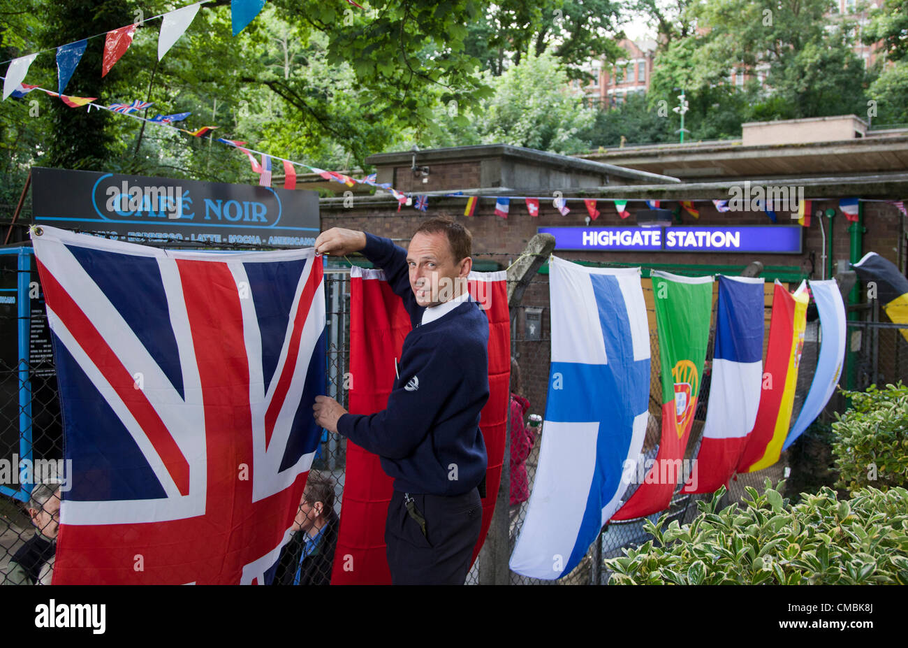 Highgate station hi-res stock photography and images - Alamy