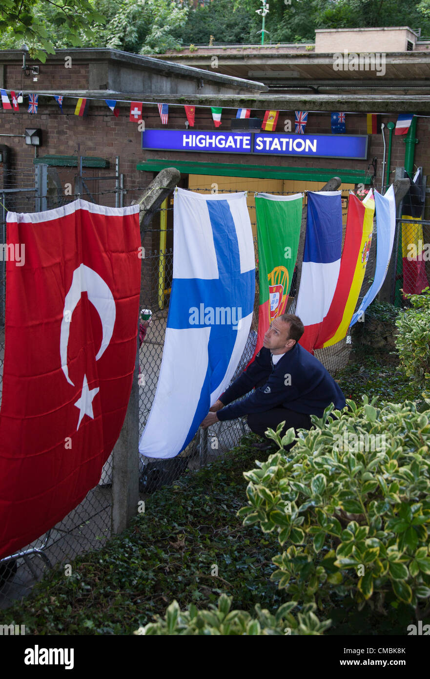 Highgate station hi-res stock photography and images - Alamy