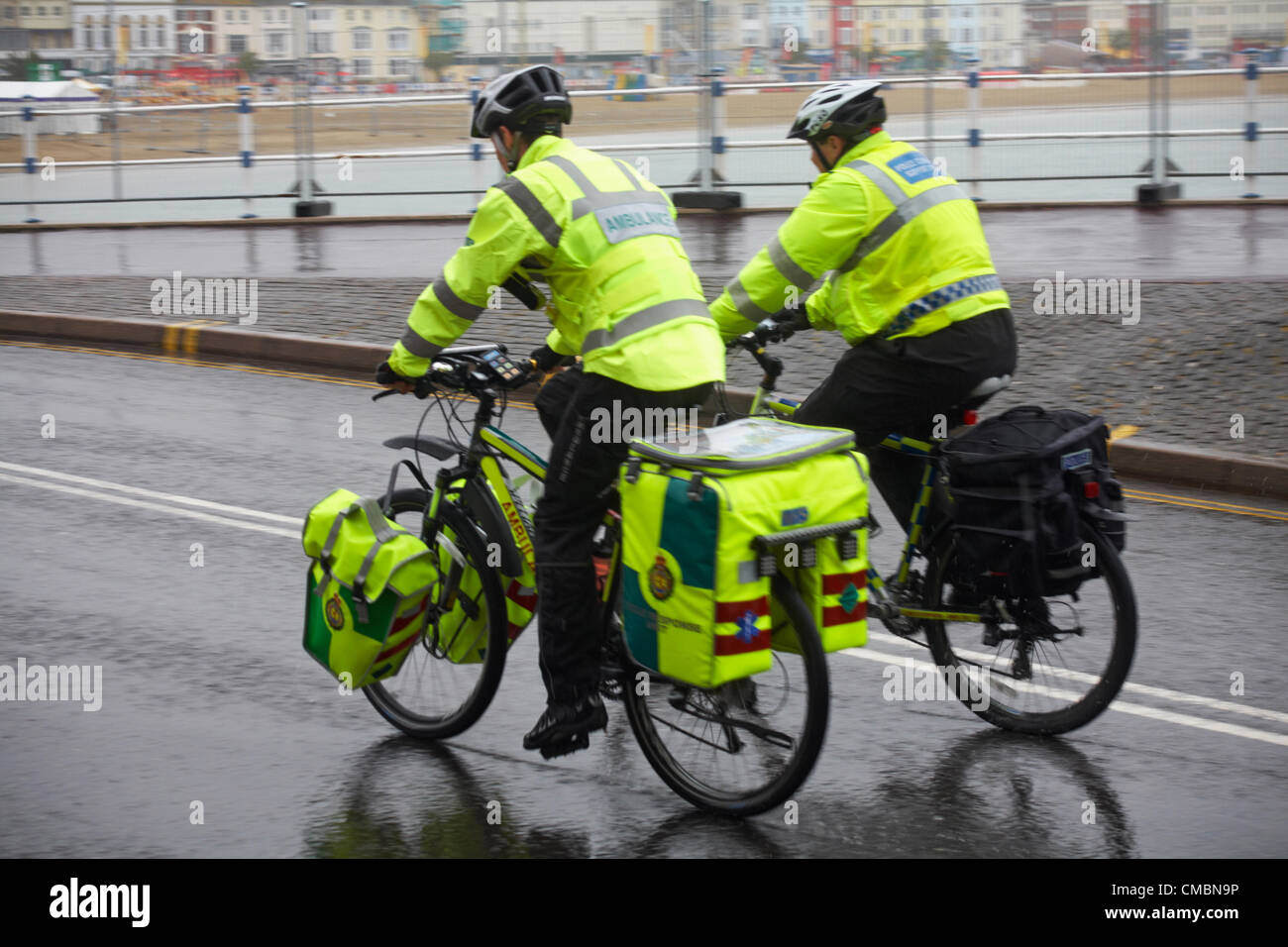 Police push bike hi-res stock photography and images - Alamy