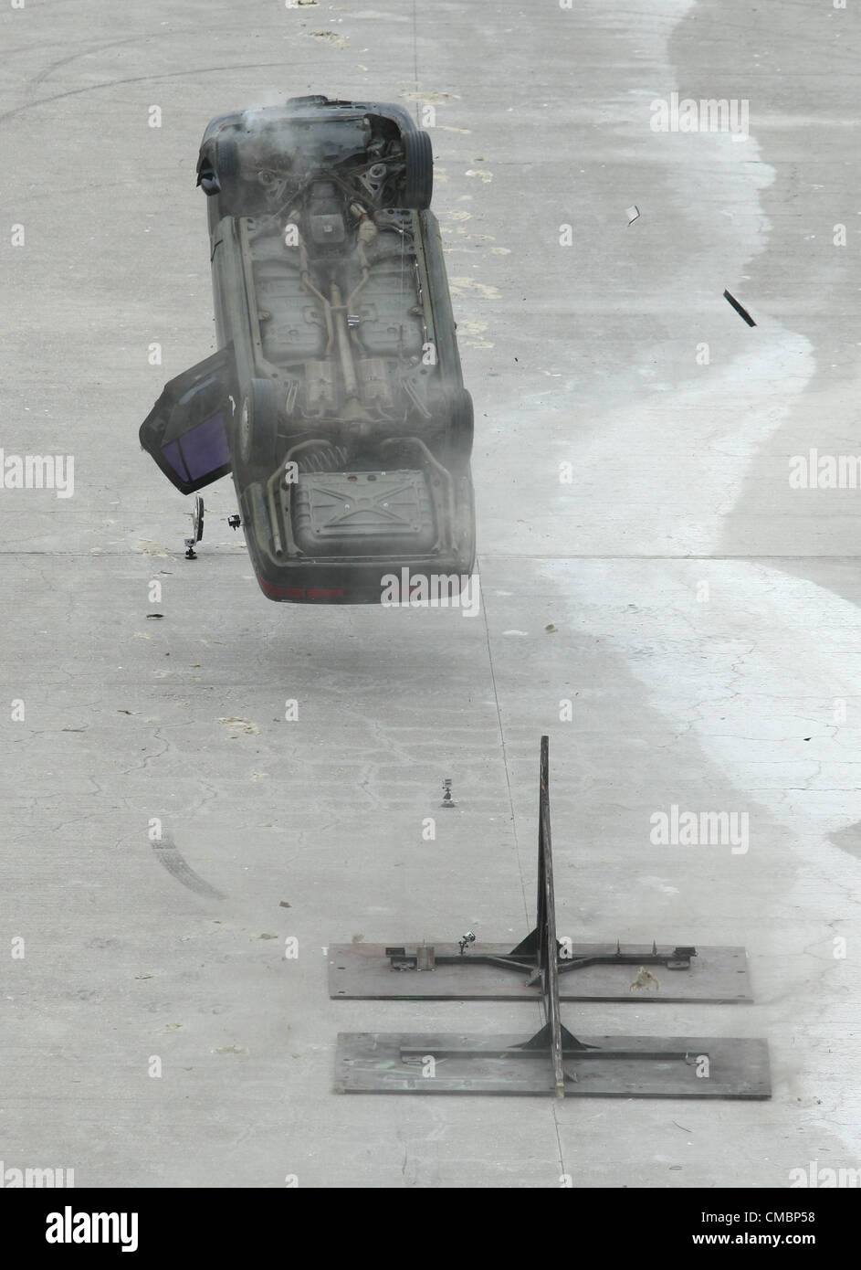 Richard hammond crash hi-res stock photography and images - Alamy