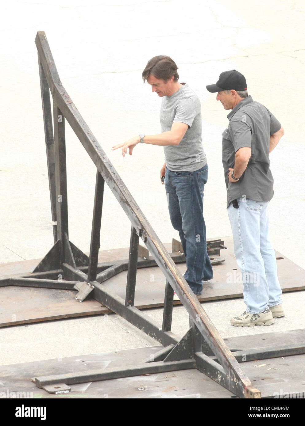 RICHARD HAMMOND RICHARD HAMMOND'S CRASH COURSE. FILMING THE BBC TV SHOW ...