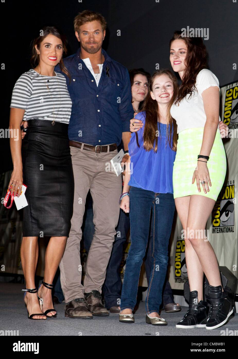 Nikki Reed, Kellan Lutz, Mackenzie Foy, Kristen Stewart inside for THE ...