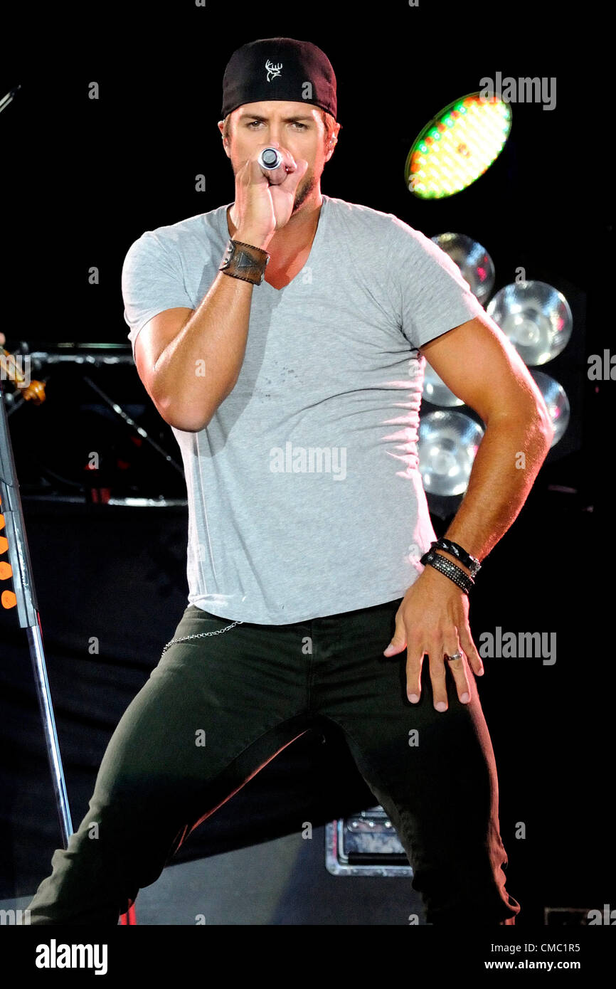 July 12, 2012 - Toronto, Canada - Country Singer Luke Bryan opens for ...