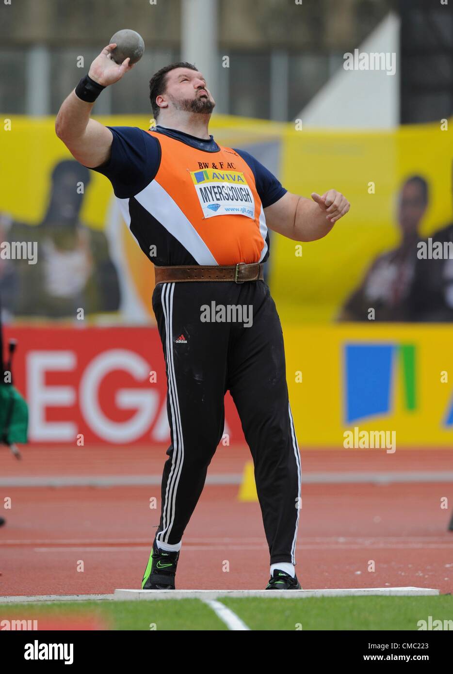 Mens shot put hi-res stock photography and images - Alamy