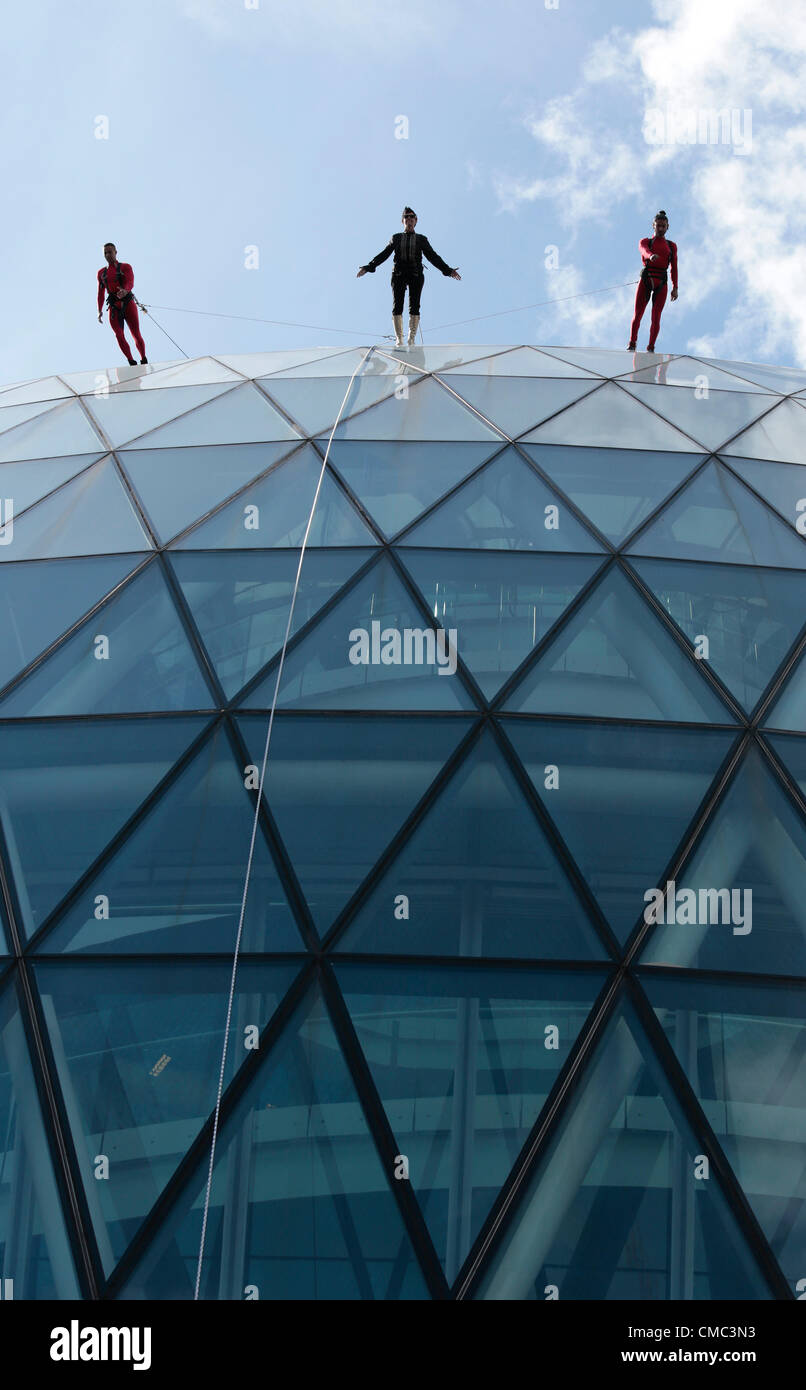 Elizabeth streb hi-res stock photography and images - Alamy