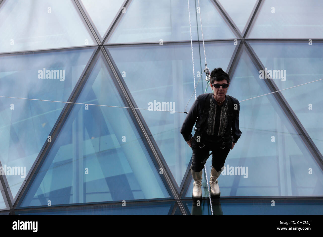 London, England, UK. Sunday, 15 July 2012. SURPRISES: STREB, Elizabeth ...