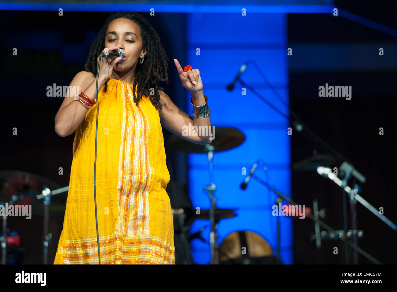 Ethiopian singer hi-res stock photography and images - Alamy