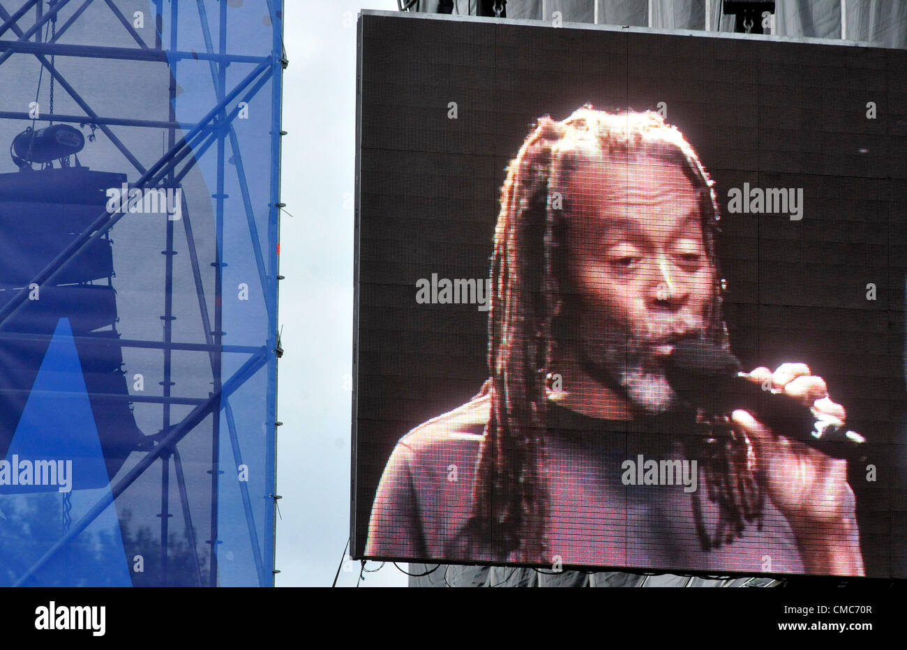 Singer Bobby McFerrin performs during the International music festival ...