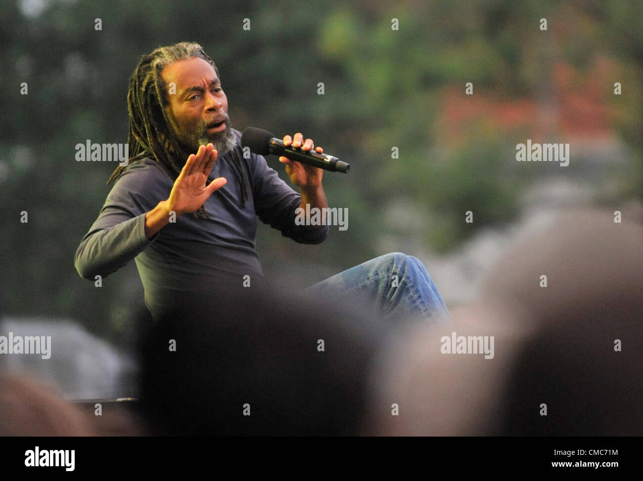 Singer Bobby McFerrin performs during the International music festival ...