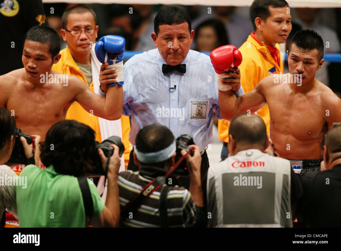 (L to R) Michael Farenas (PHI), Takashi Uchiyama (JPN), July 16, 2012 ...