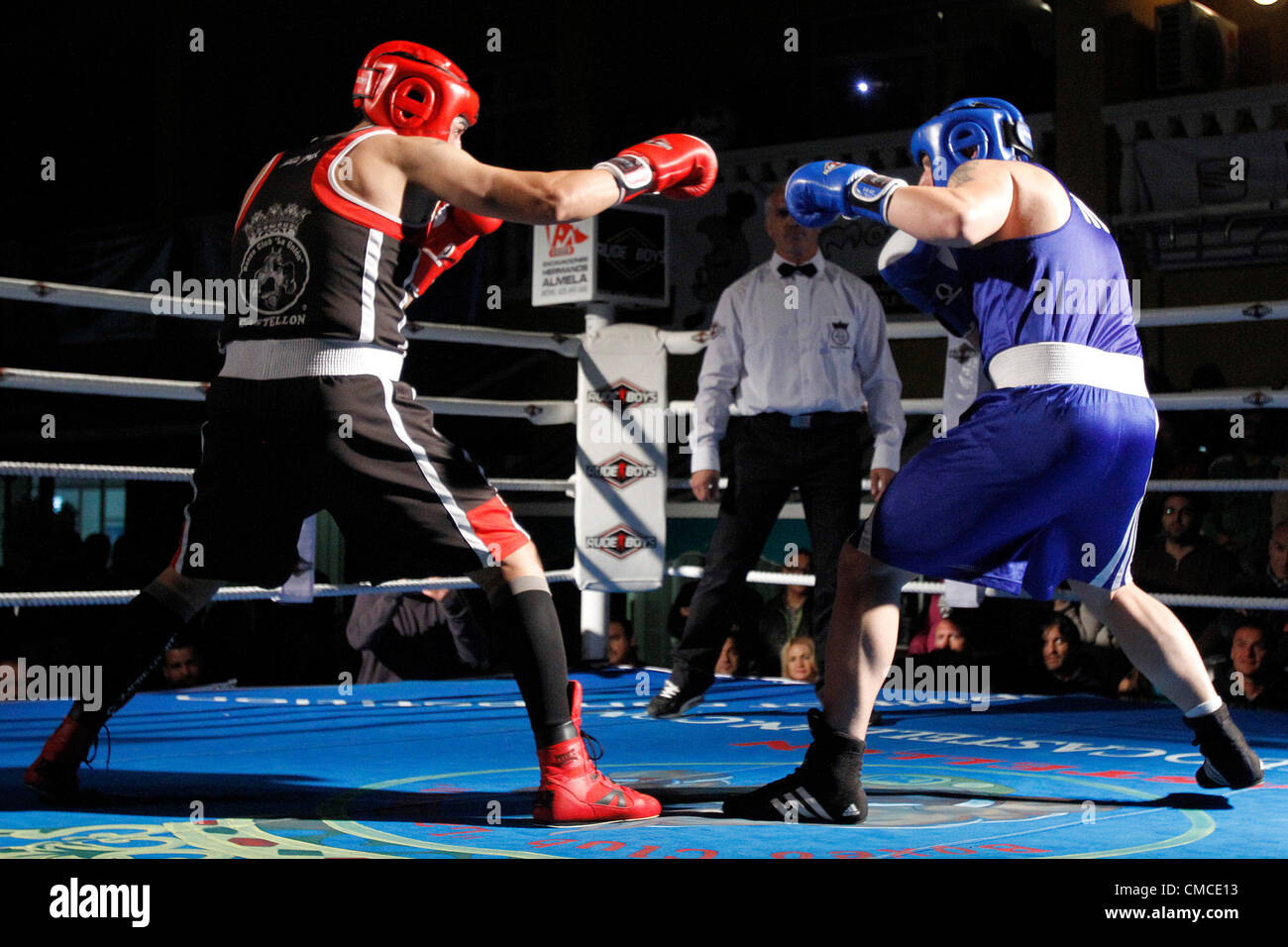 Boxing hi-res stock photography and images - Alamy
