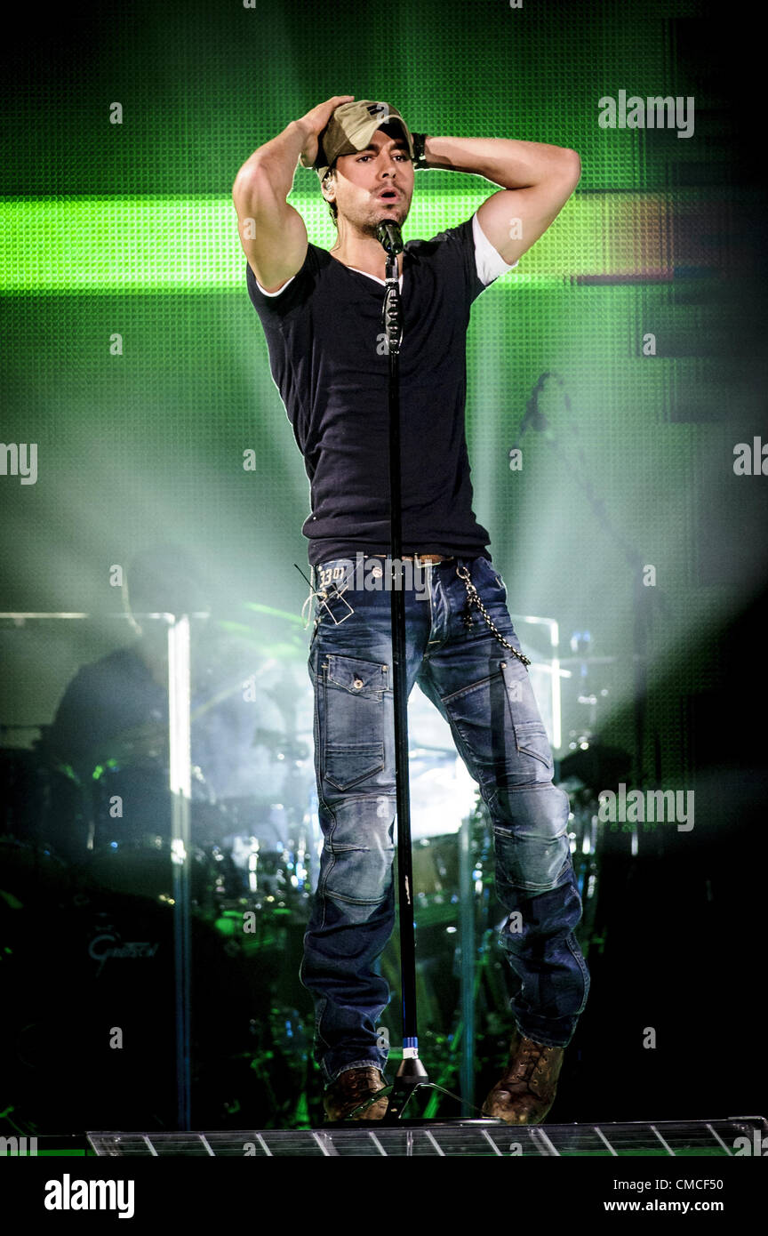 Spanish singer songwriter actor hi-res stock photography and images - Alamy