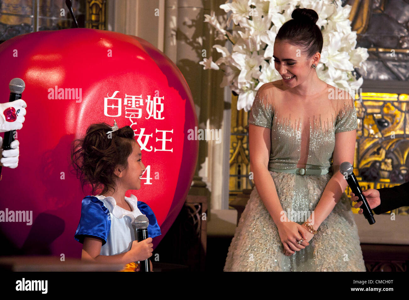 July 18, 2012, Tokyo, Japan – (L-R) The child actress Tani Kanon talks ...