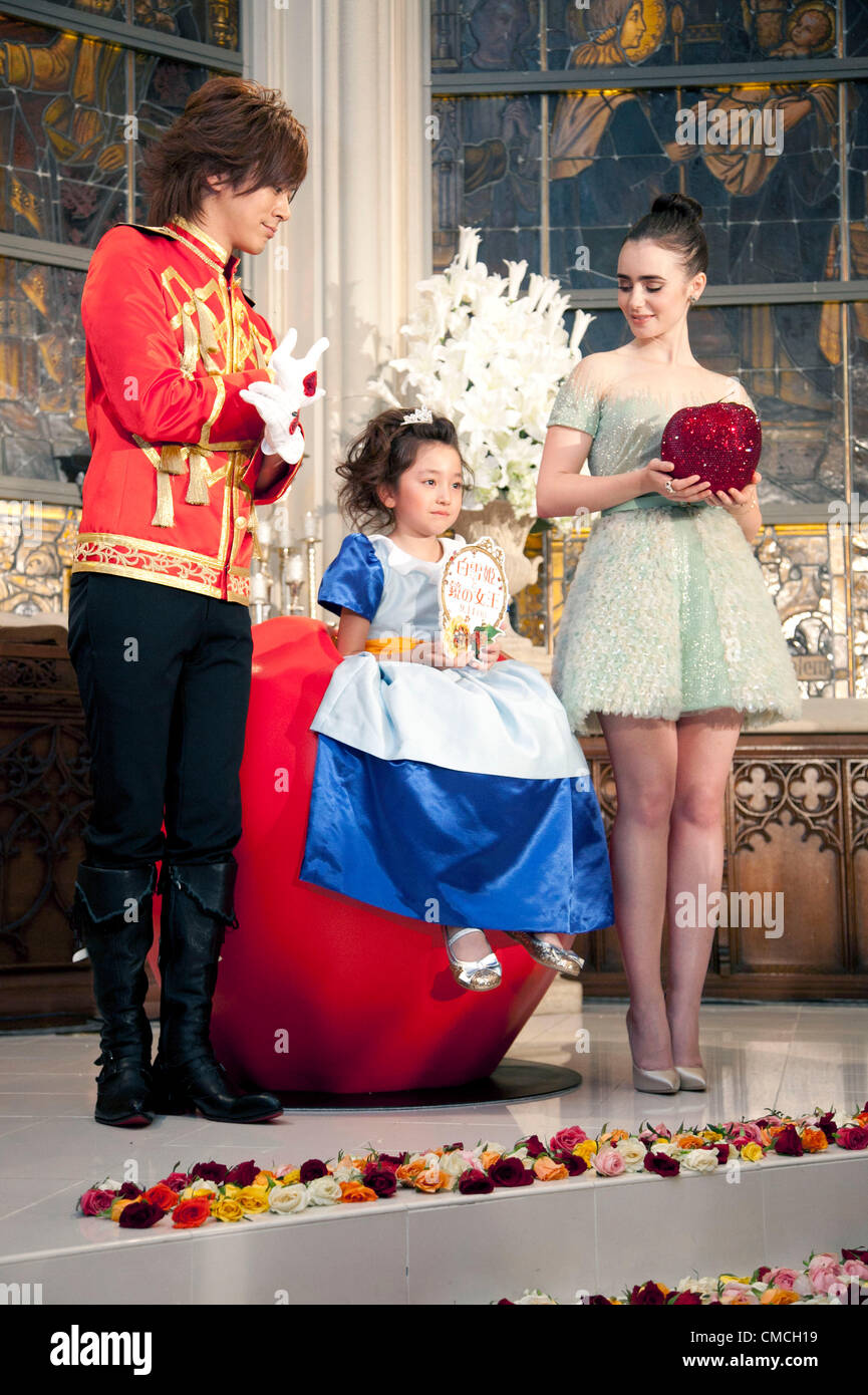 July 18, 2012, Tokyo, Japan – (L-R) The Japanese actor Daigo, the child ...