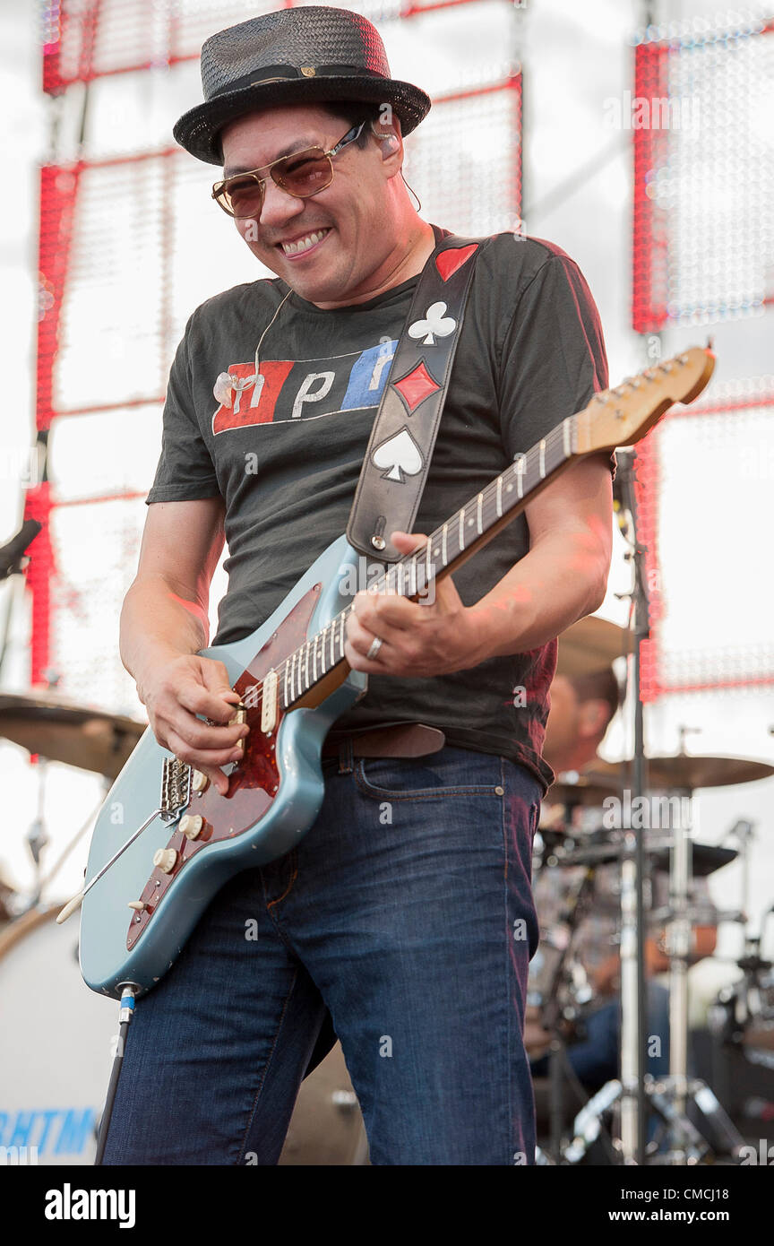 Big head todd and the monsters band hi-res stock photography and images ...