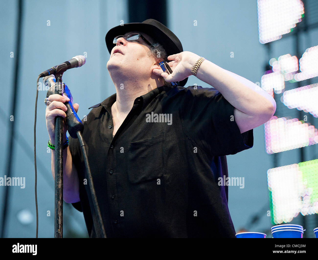 Blues traveler band hi-res stock photography and images - Alamy