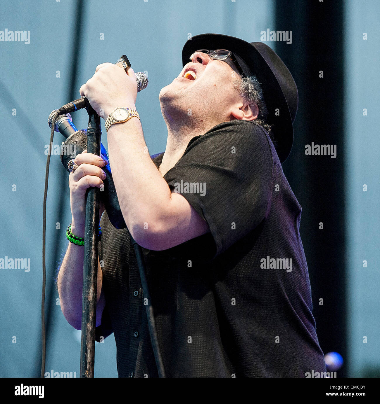 Blues traveler band hi-res stock photography and images - Alamy