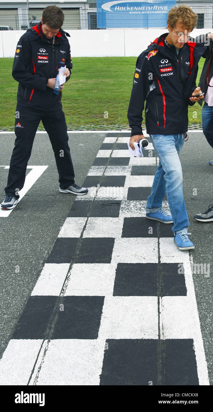 Formula one finish line hi-res stock photography and images - Alamy