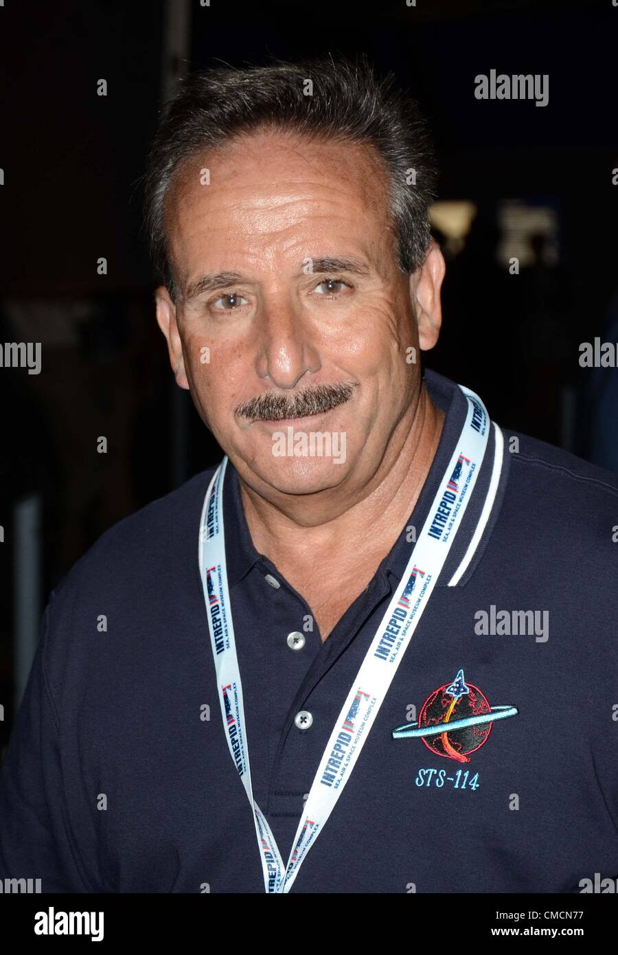Sts 114 hi-res stock photography and images - Alamy