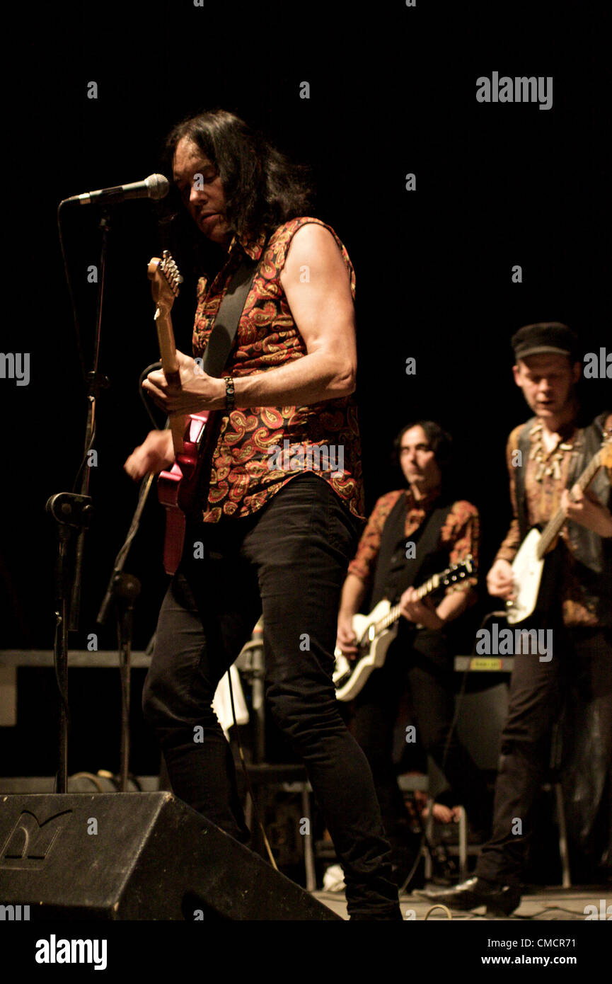 Fuzztones hi-res stock photography and images - Alamy