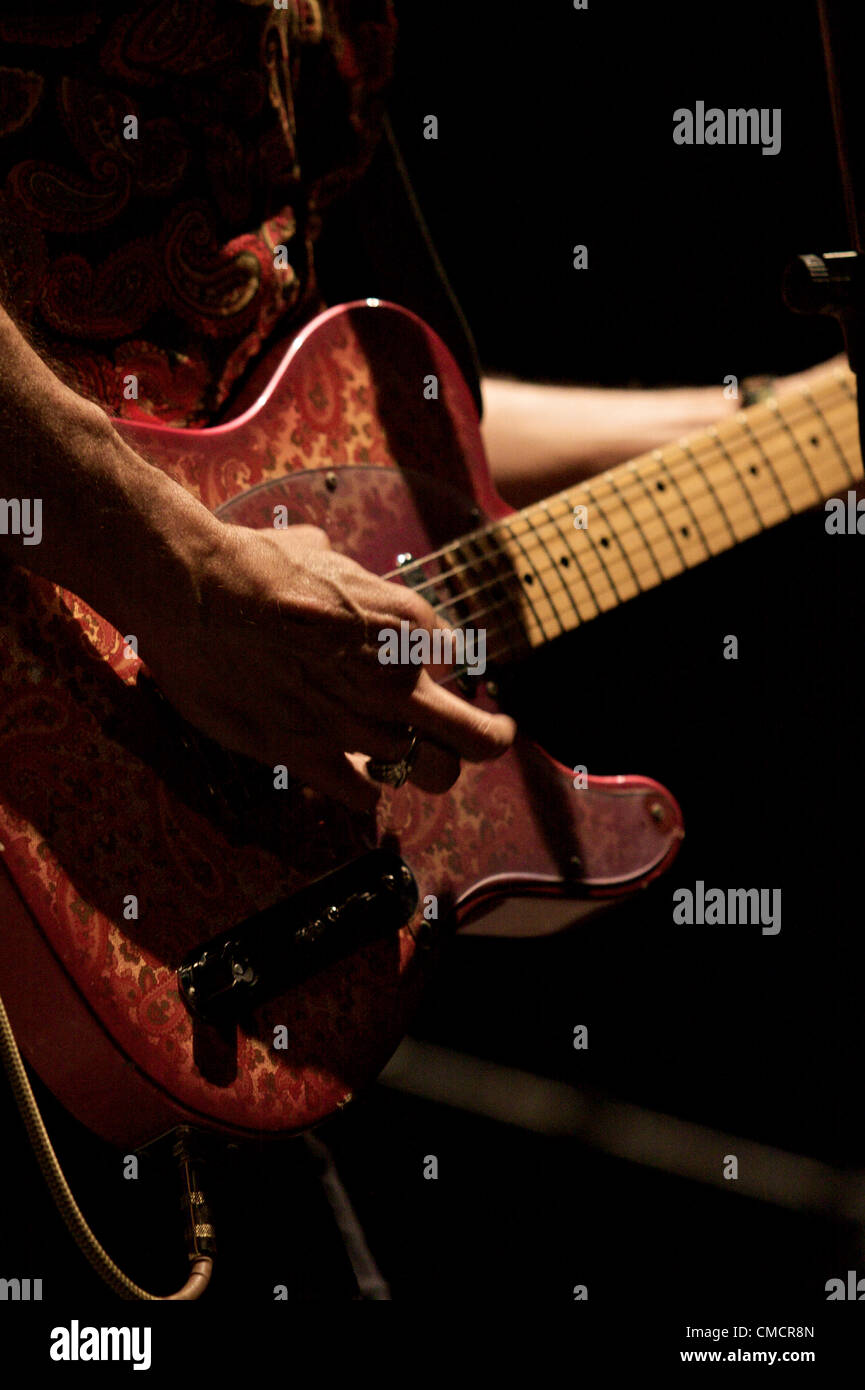 Fuzztones hi-res stock photography and images - Alamy