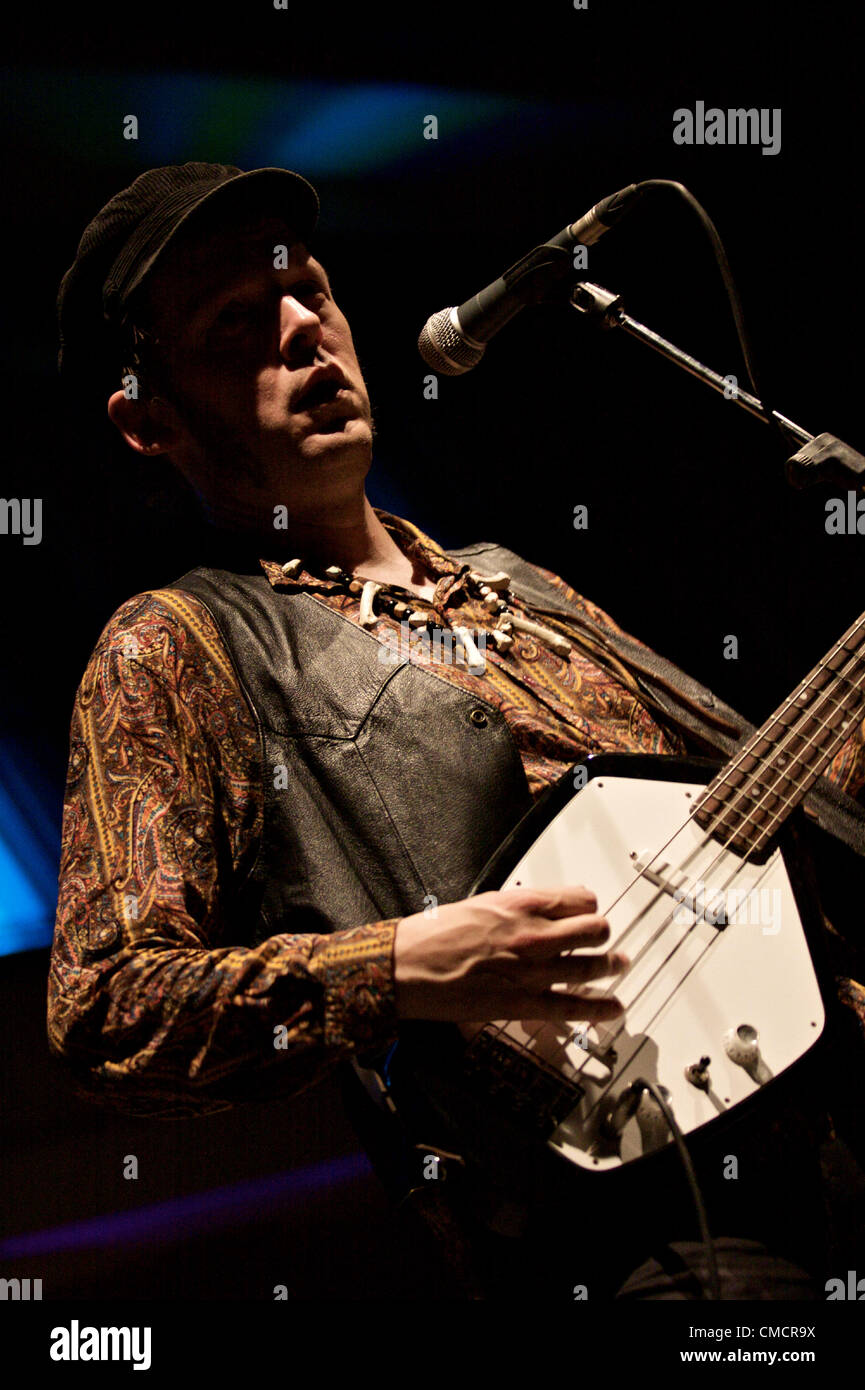 Fuzztones hi-res stock photography and images - Alamy