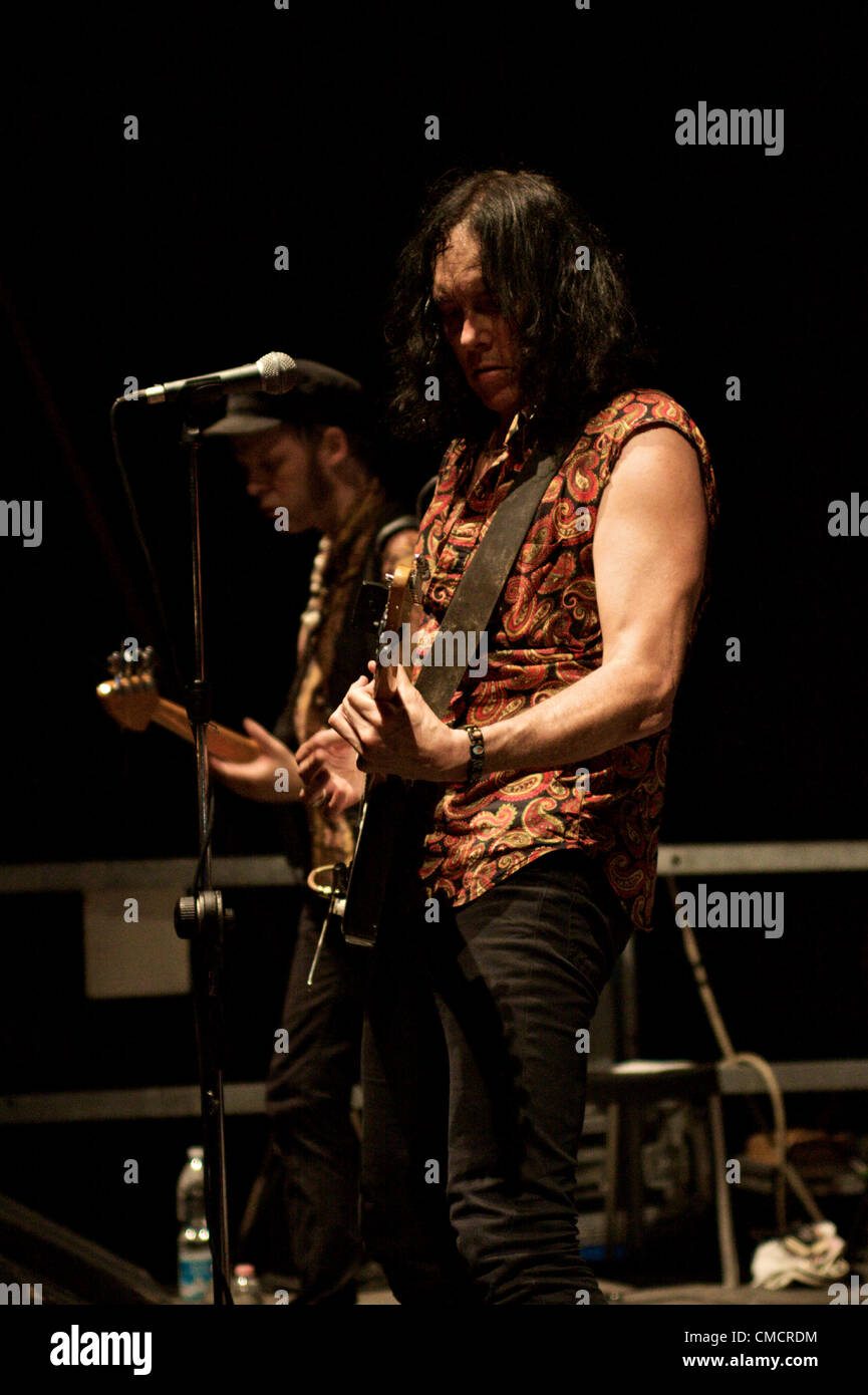 Fuzztones hi-res stock photography and images - Alamy