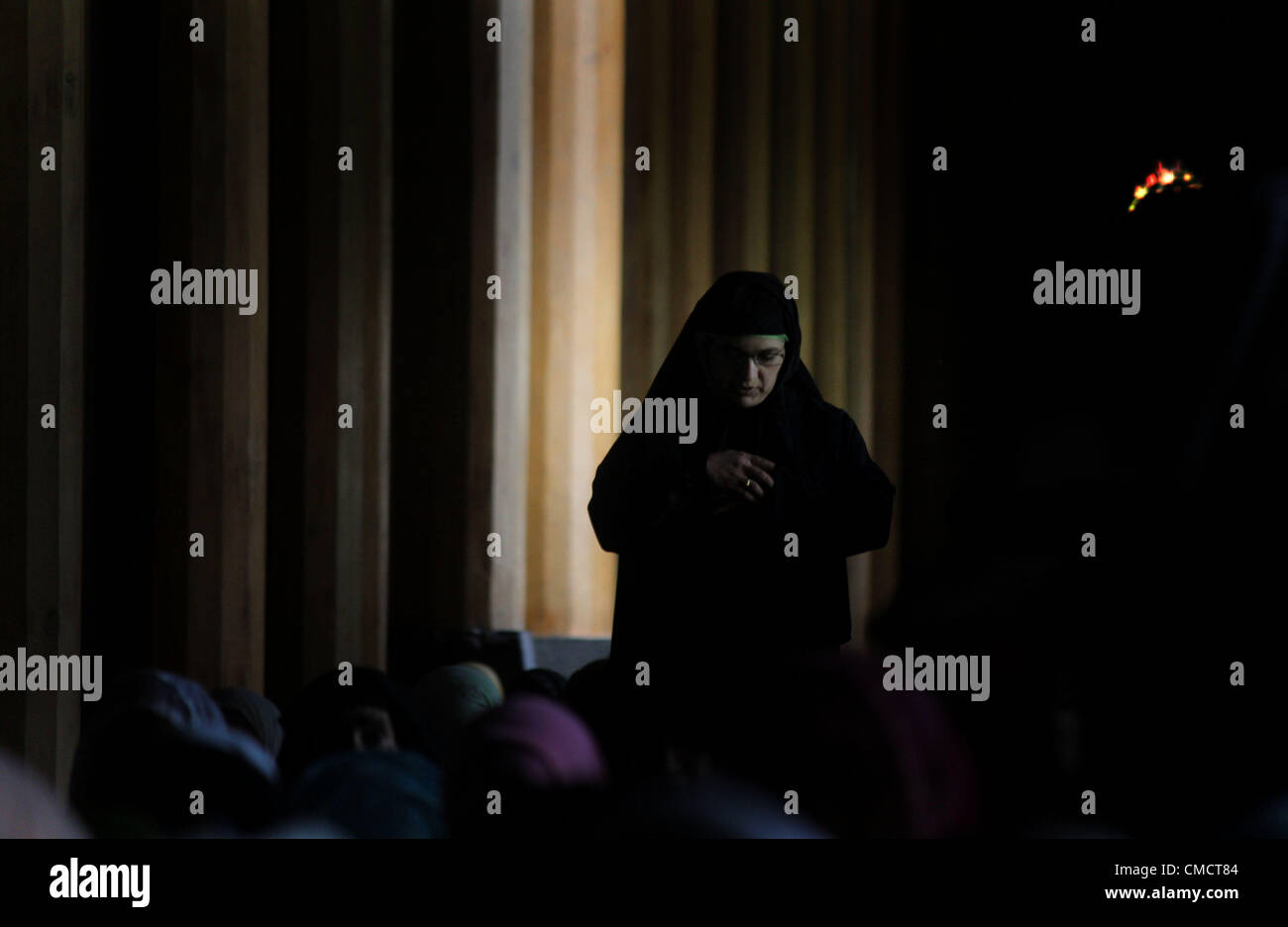 Indian muslim offering food hi-res stock photography and images - Alamy