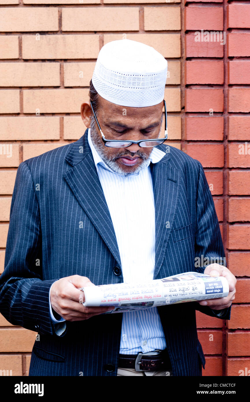 Islamic newspaper hi-res stock photography and images - Alamy