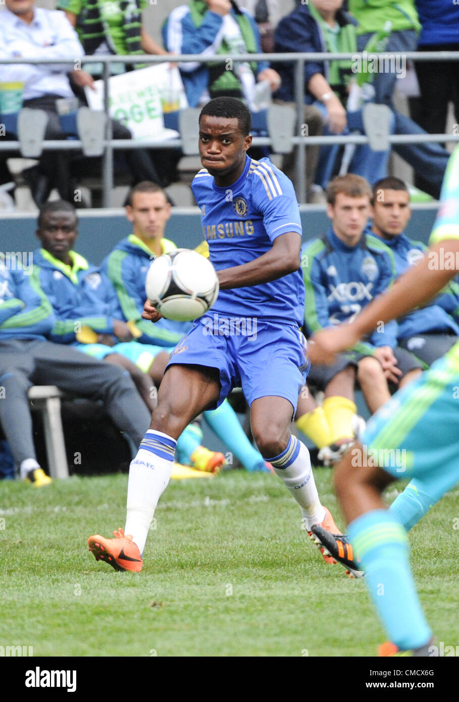 Michael essien chelsea 2012 hi-res stock photography and images - Alamy