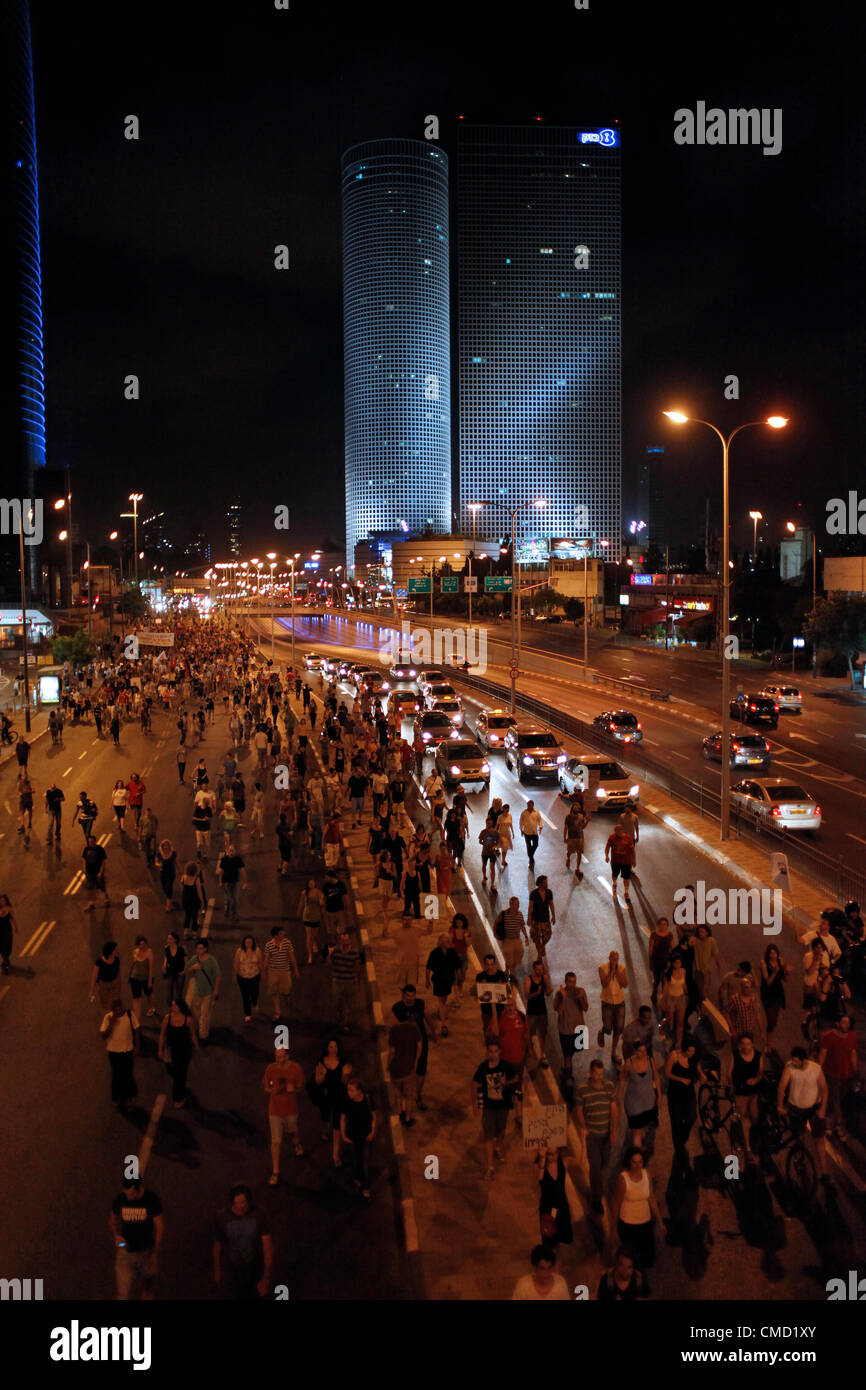 Israeli protestors march and block a motorway during a demonstration in ...