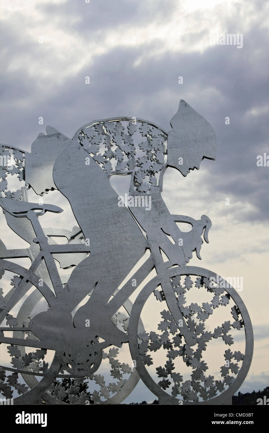 Dorking sculpture hi-res stock photography and images - Alamy